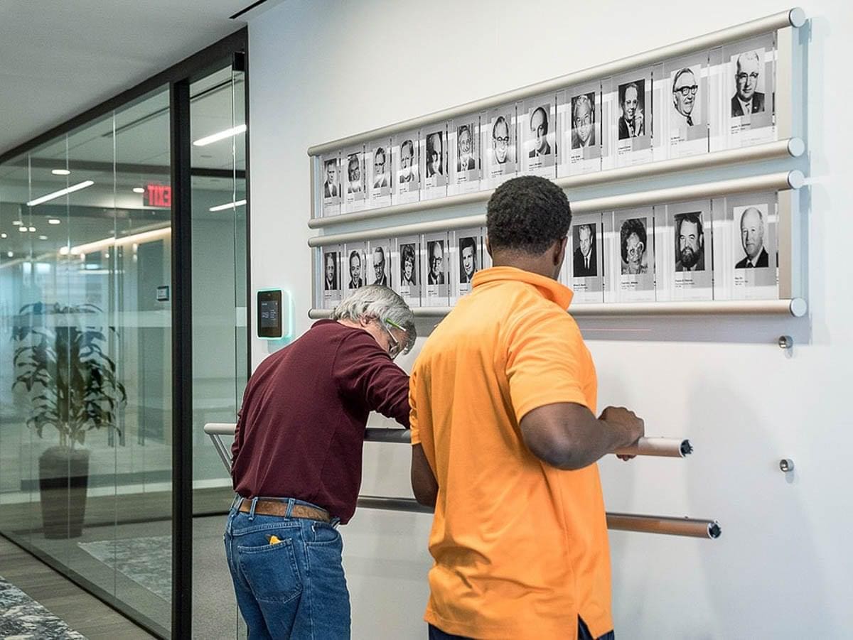 Track/Rail Suspended Displays | Project Photo Gallery | Nova Display