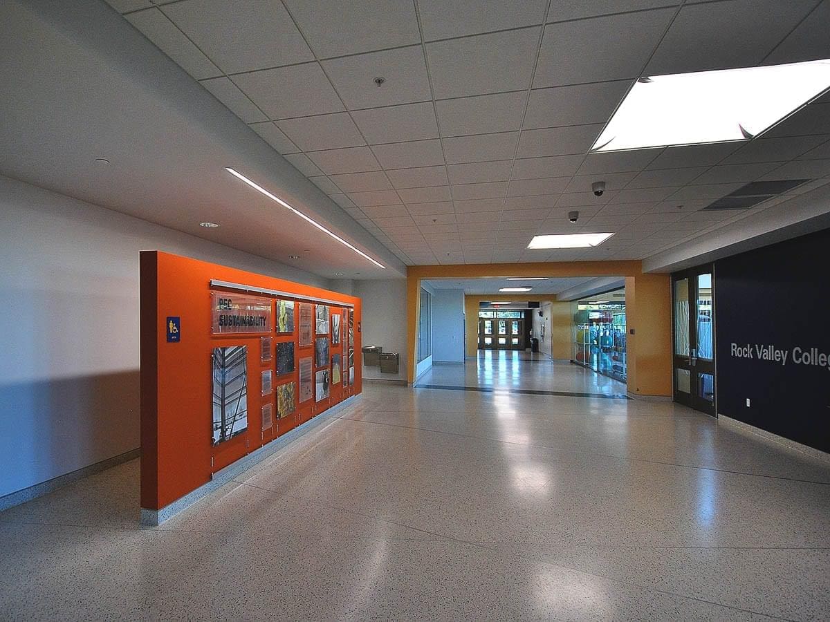 Track/Rail Suspended Displays | Project Photo Gallery | Nova Display